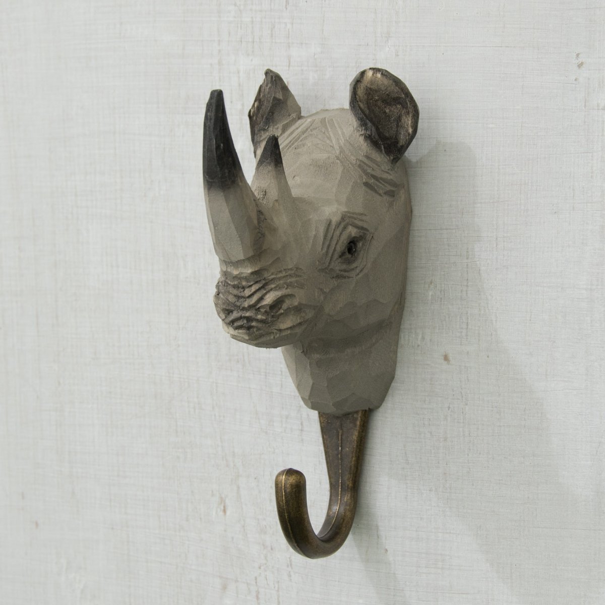 Næsehorn - knage - træ/metal - knager med dyr - Blåbær Gårdbutik